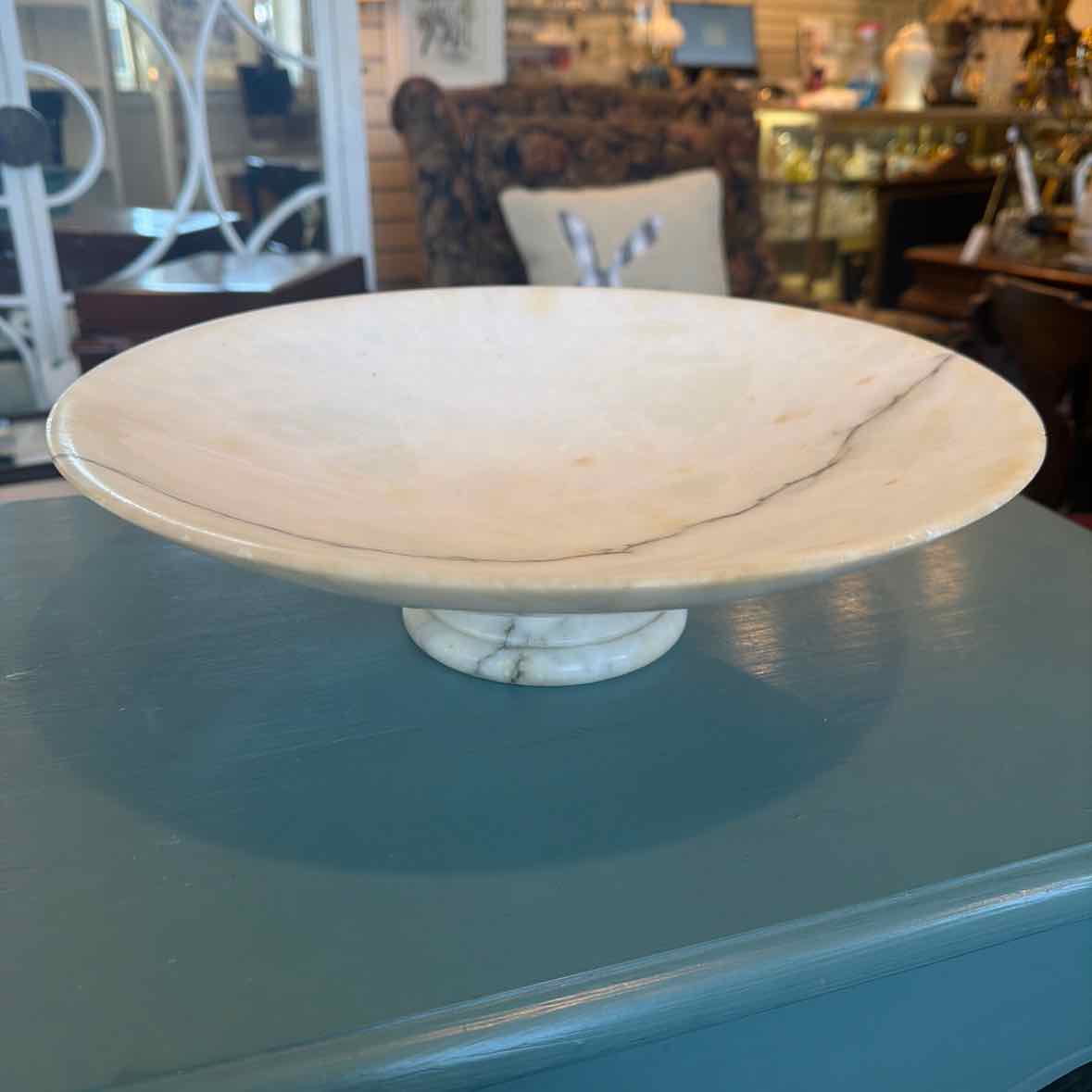 Marble Alabaster Pedestal Bowl – The Courtyard
